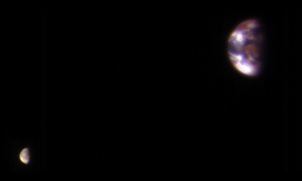 NASA snaps amazing picture of Earth and Moon from Mars - Redorbit